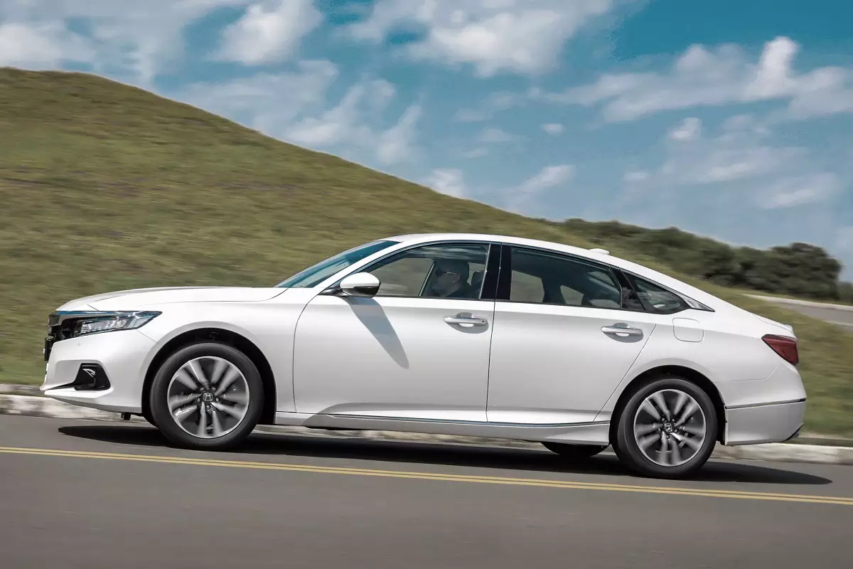 Imagens mostram novo Accord e substituto do WR-V