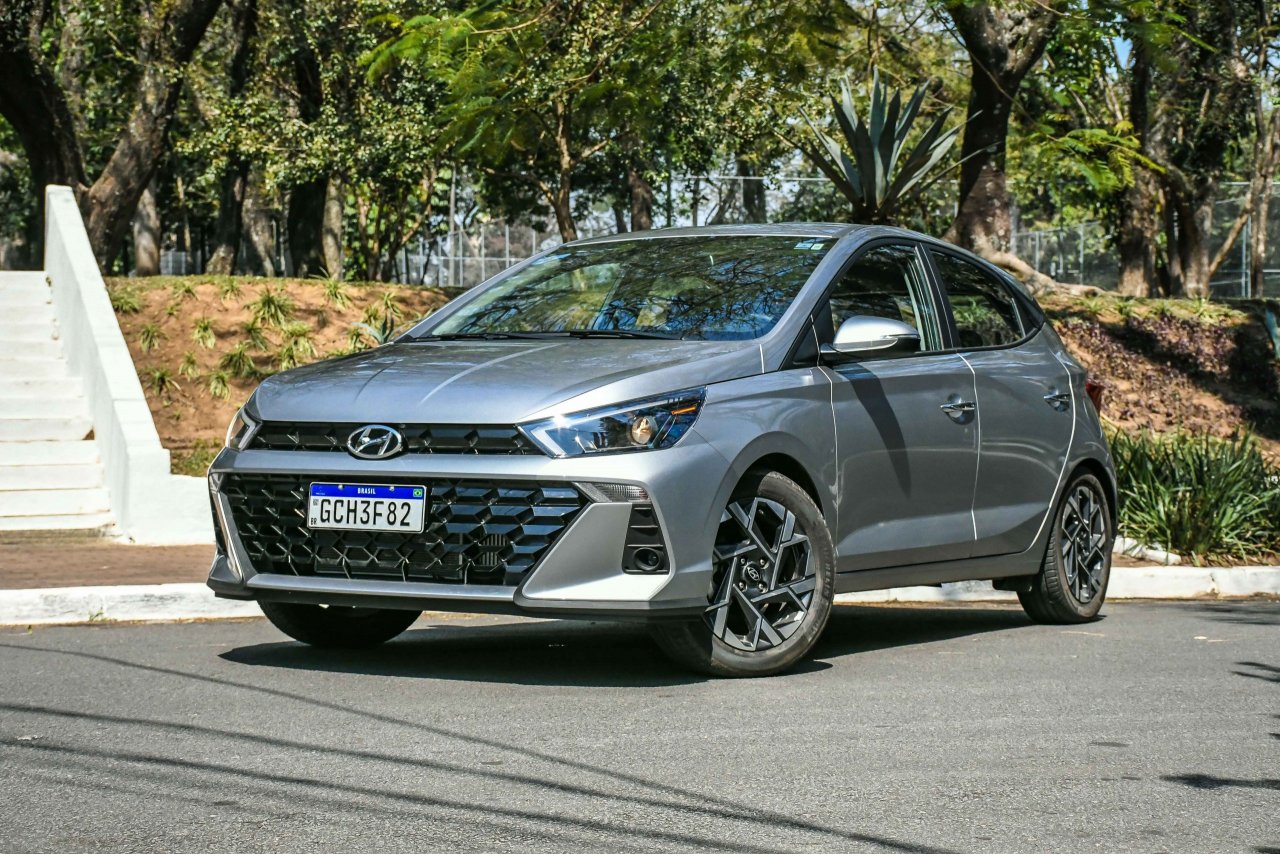 Hyundai HB20 Platinum Plus é completo e anda bem